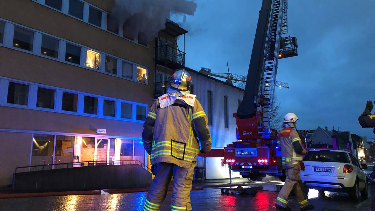 Alvorlig skadd etter brann – Siste nytt – NRK