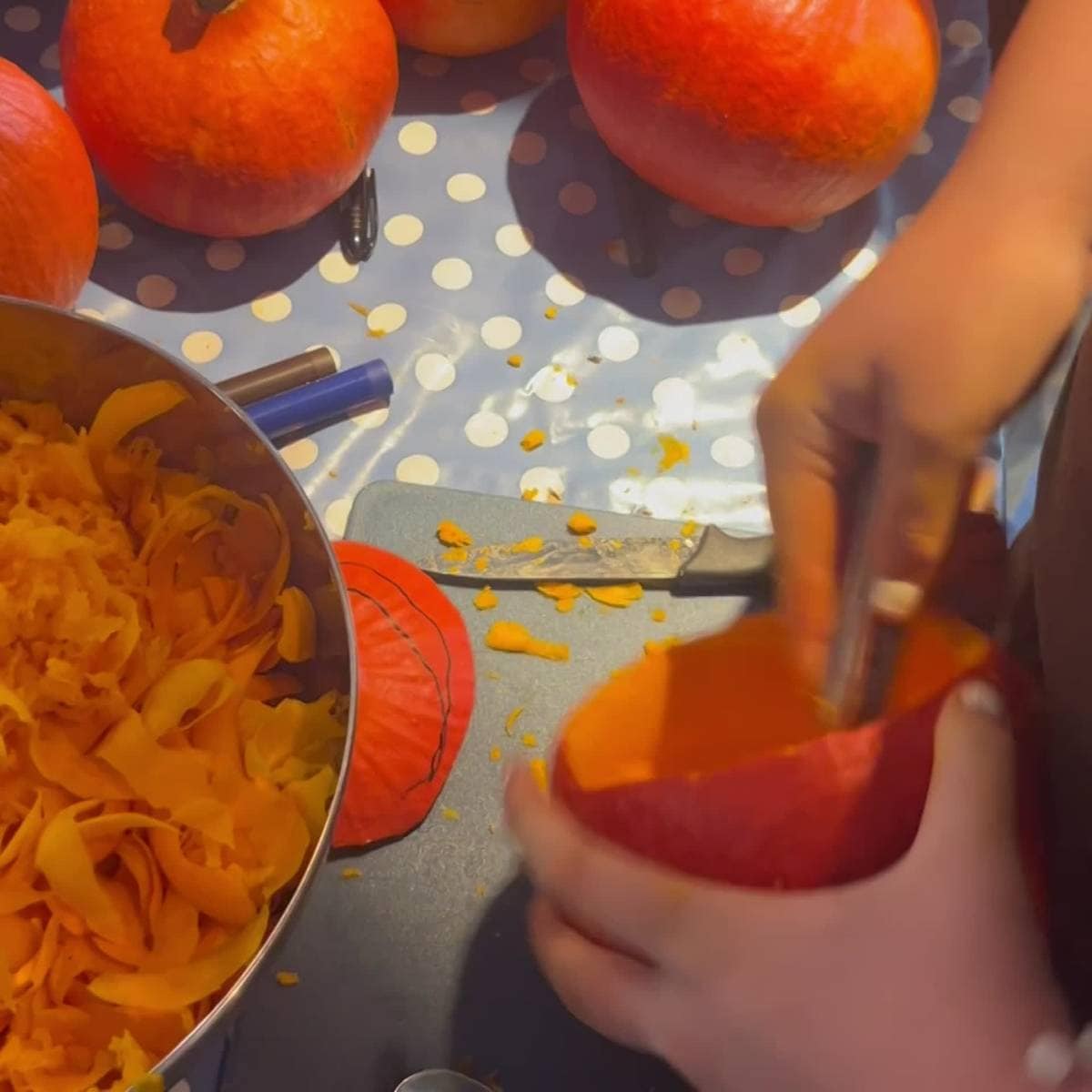 Gresskaret mer enn lykt til Halloween - oppskrifter og tips for å bruke hele gresskaret – NRK ...