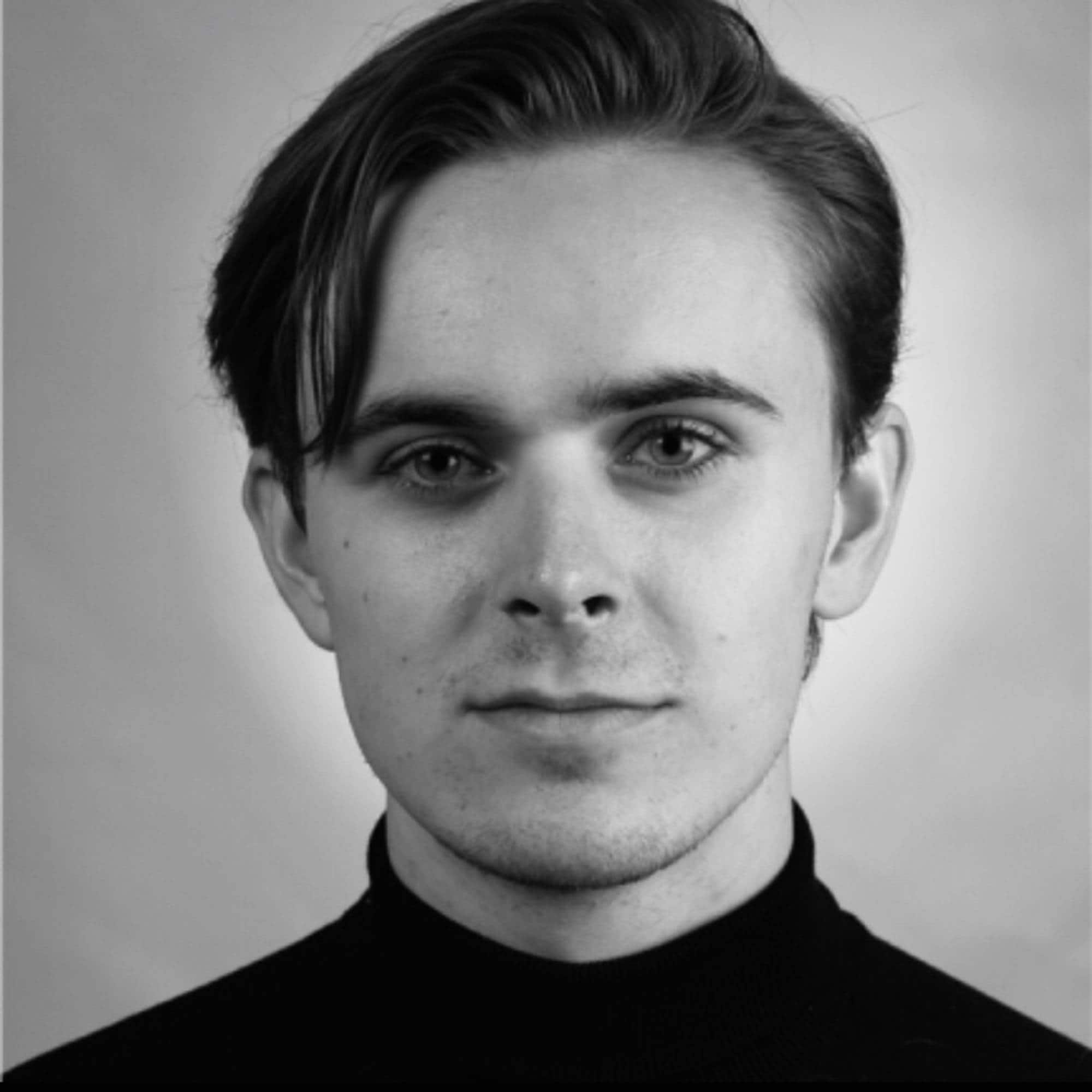 Podkasten som omtaler Jonas Aarseth Henriksen ligger på podkast-toppen – NRK Kultur og underholdning