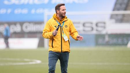 Erlend Osnes gir seg som oppvarmer på Aspmyra etter hets fra Bodø ...