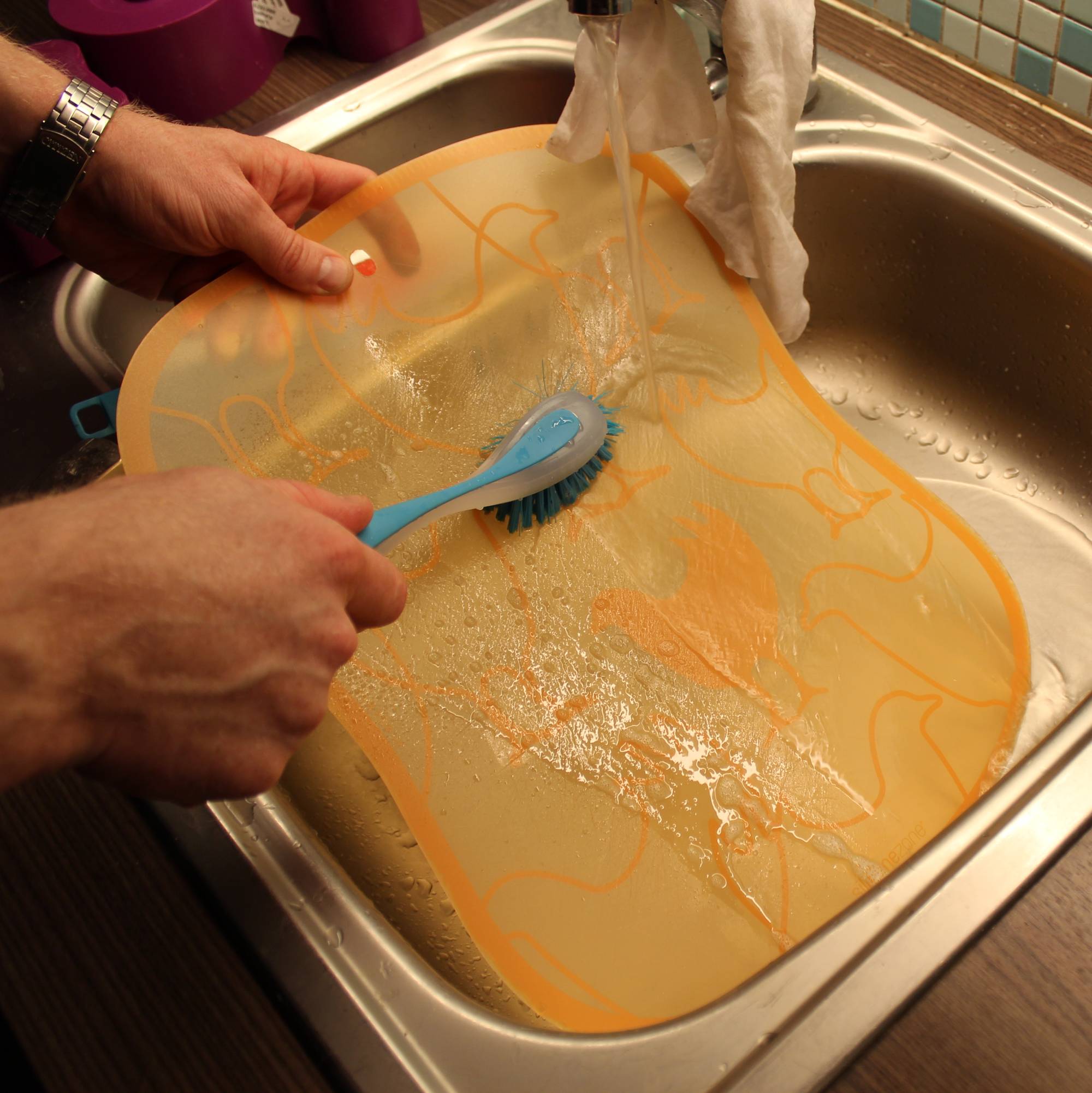 Slik vasker du bort kyllingbakteriene – NRK Nyttig – Tips, råd og innsikt