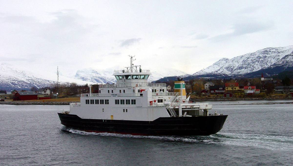 Torghatten tar over Nesna-fergene – NRK Nordland