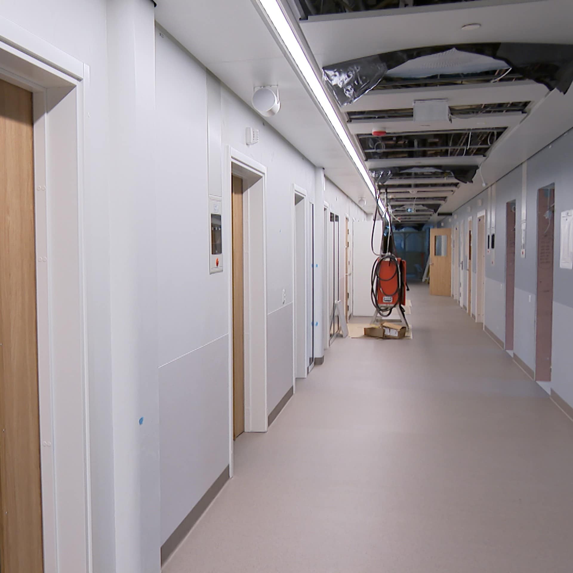 Bli med inn på nye Drammen sykehus – NRK