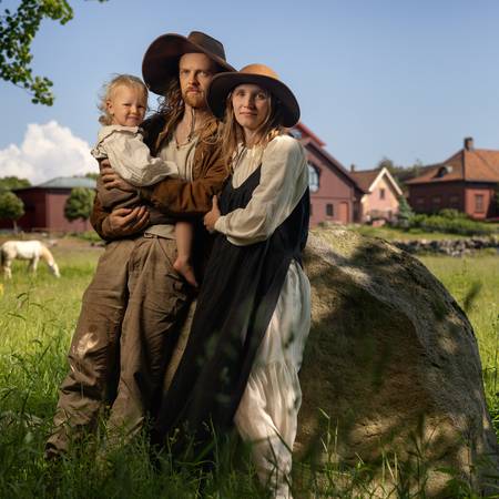 TV-serien «Familien Nerdrum» har premiere på NRK – Programomtaler