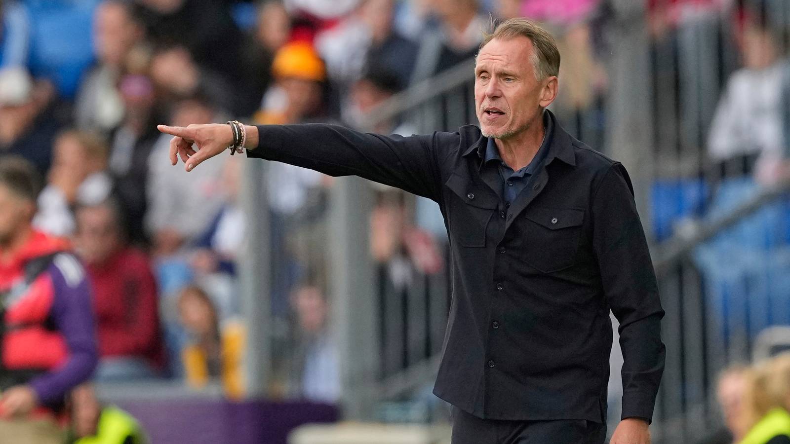 Fotball-EM: NRK-eksperter langer ut etter EM-drama: – Fullstendig ...