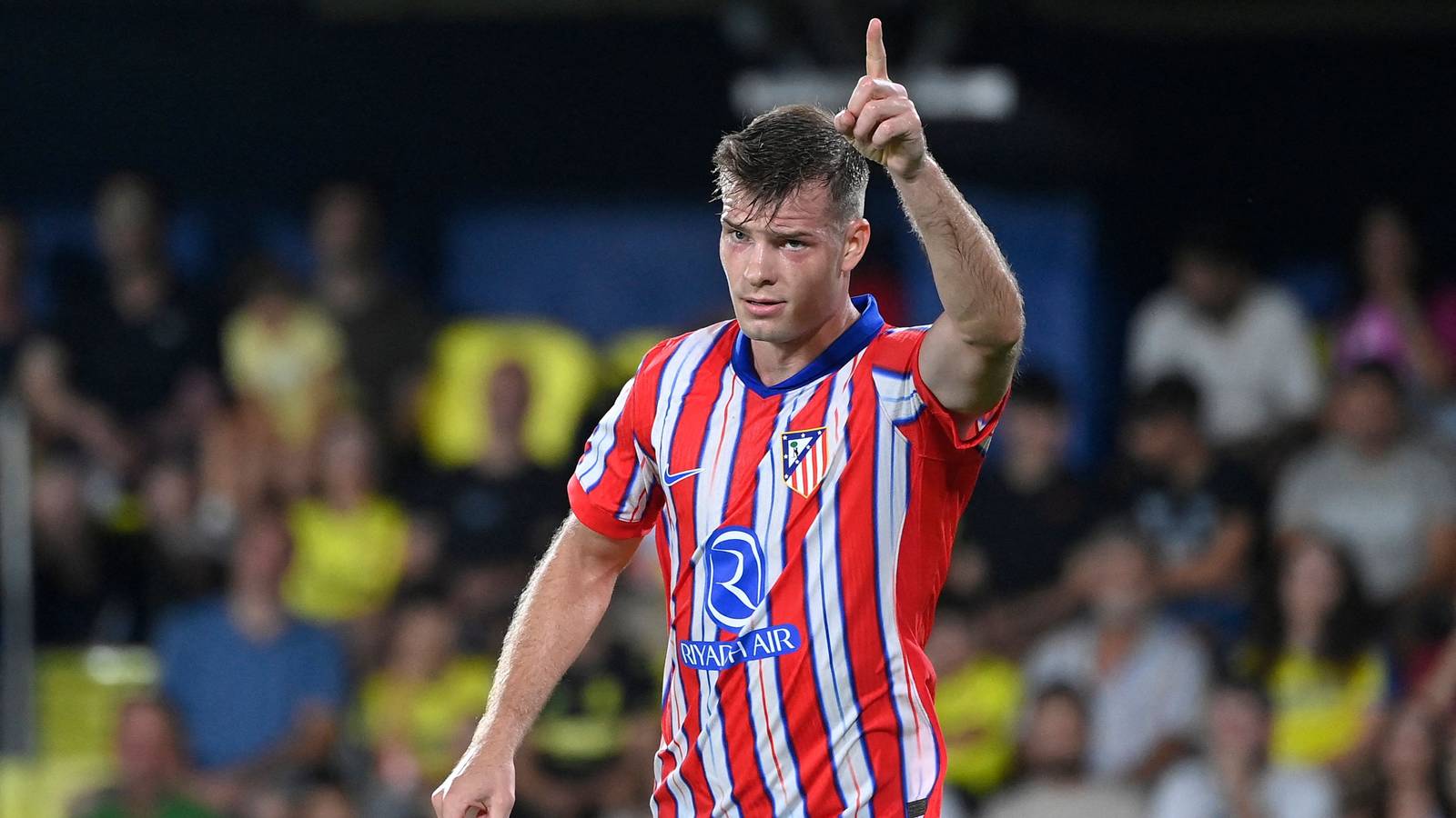 Sørloth med knallsterk debut: – Han er et beist – NRK Sport ...