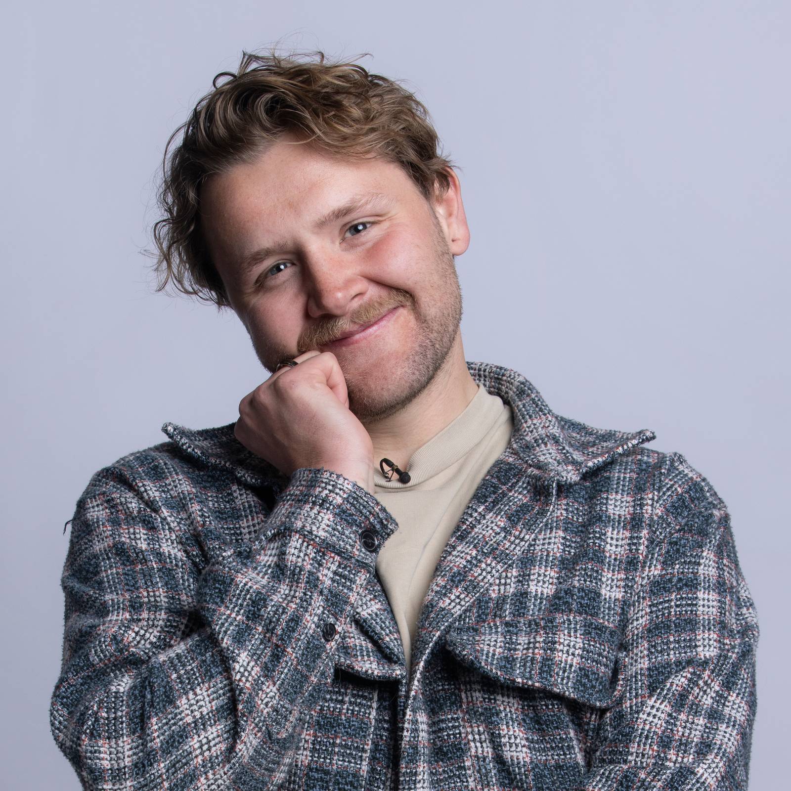 Markus Neby leder årets store julekalender på NRK – Programomtaler