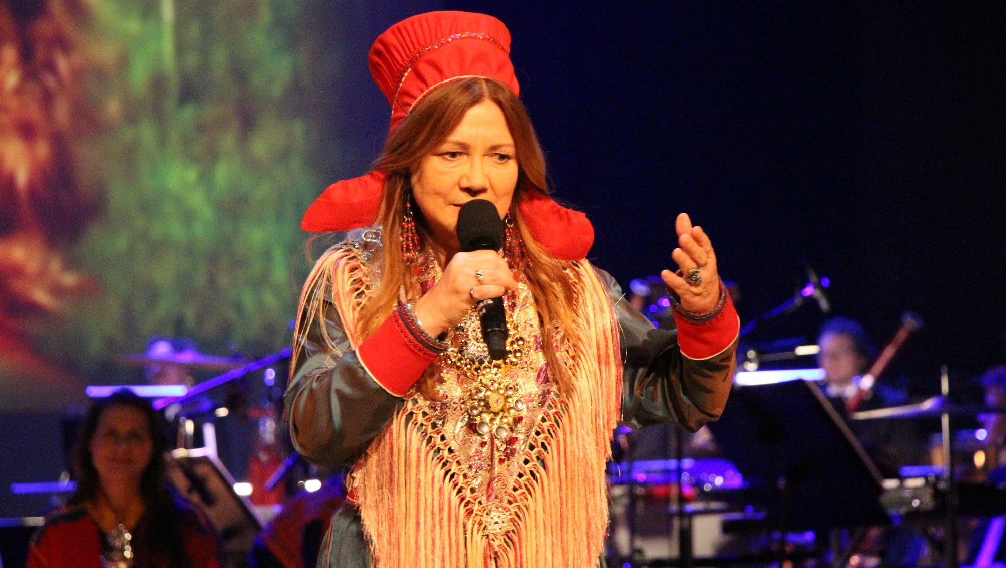 Mari Boine: – Vi må lære å se på sårbarheten som en styrke – NRK Sápmi ...