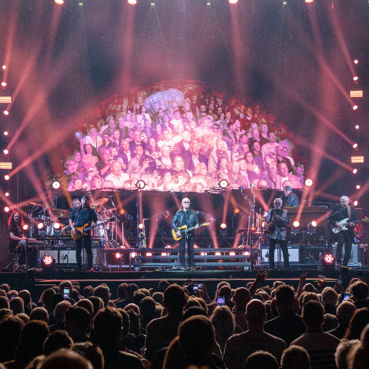 Anmeldelse: Åge Aleksandersen & Sambandet på avskjedsturné – DNB Arena ...