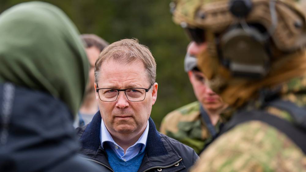 Forsvarsministeren på Garnisonen i Porsanger – NRK Troms og Finnmark
