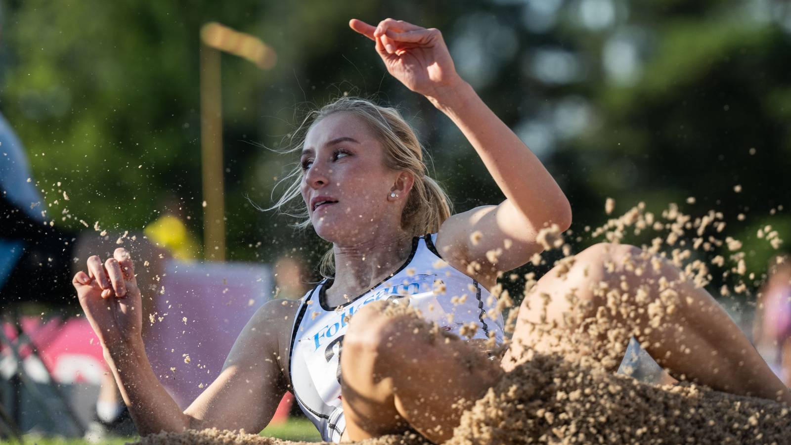 Friidrettshåpet Ida Breigan sniker seg inn på skolen for å spille piano ...