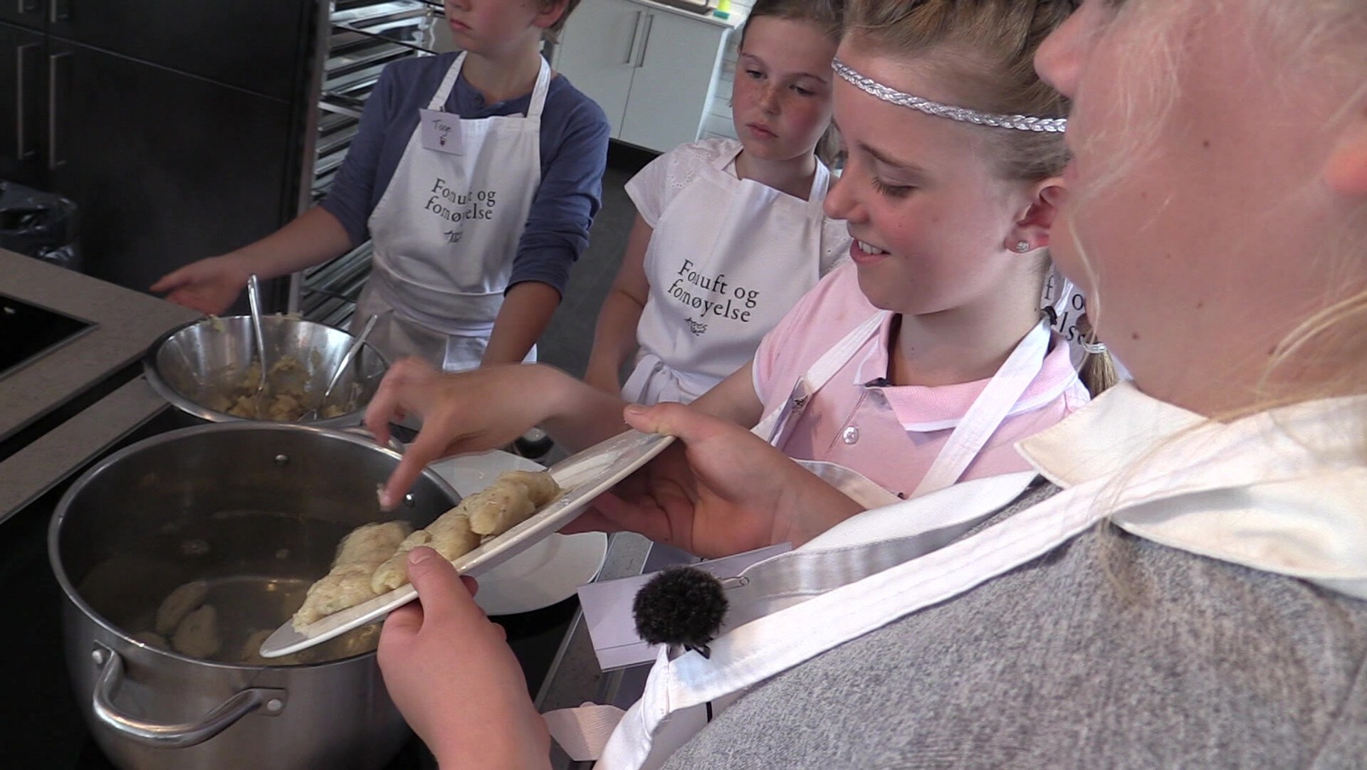 Barn lagar mat av sjølvplukk – NRK