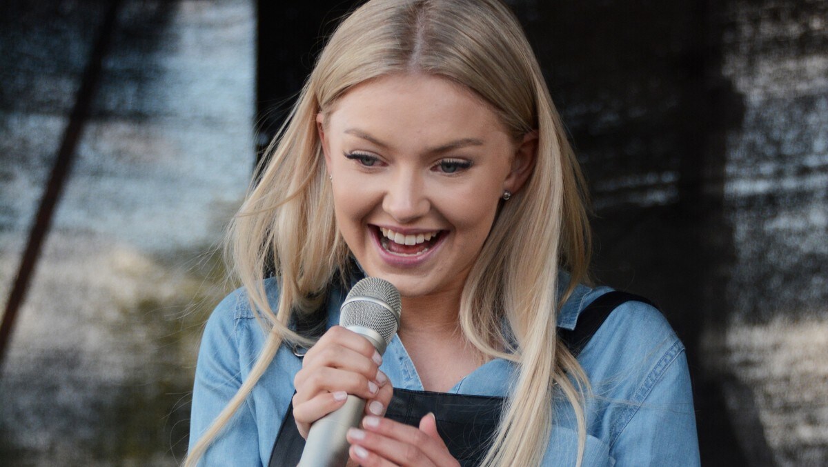 Astrid Smeplass tok hjembygda med storm – NRK Trøndelag – Lokale ...