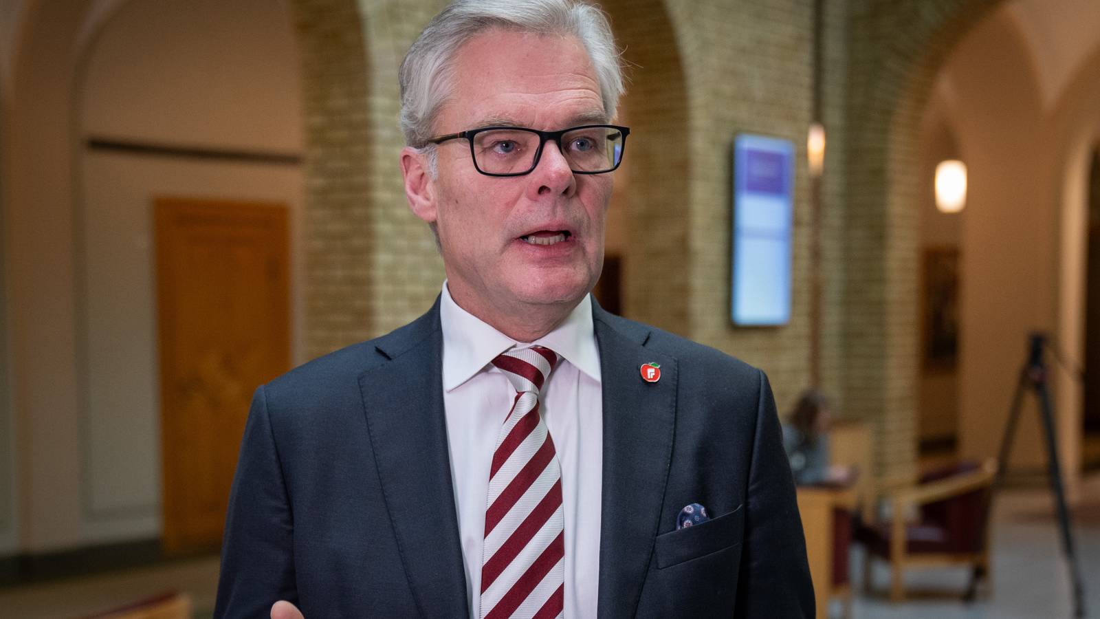 Revidert nasjonalbudsjett 2025 – Siste nytt – NRK