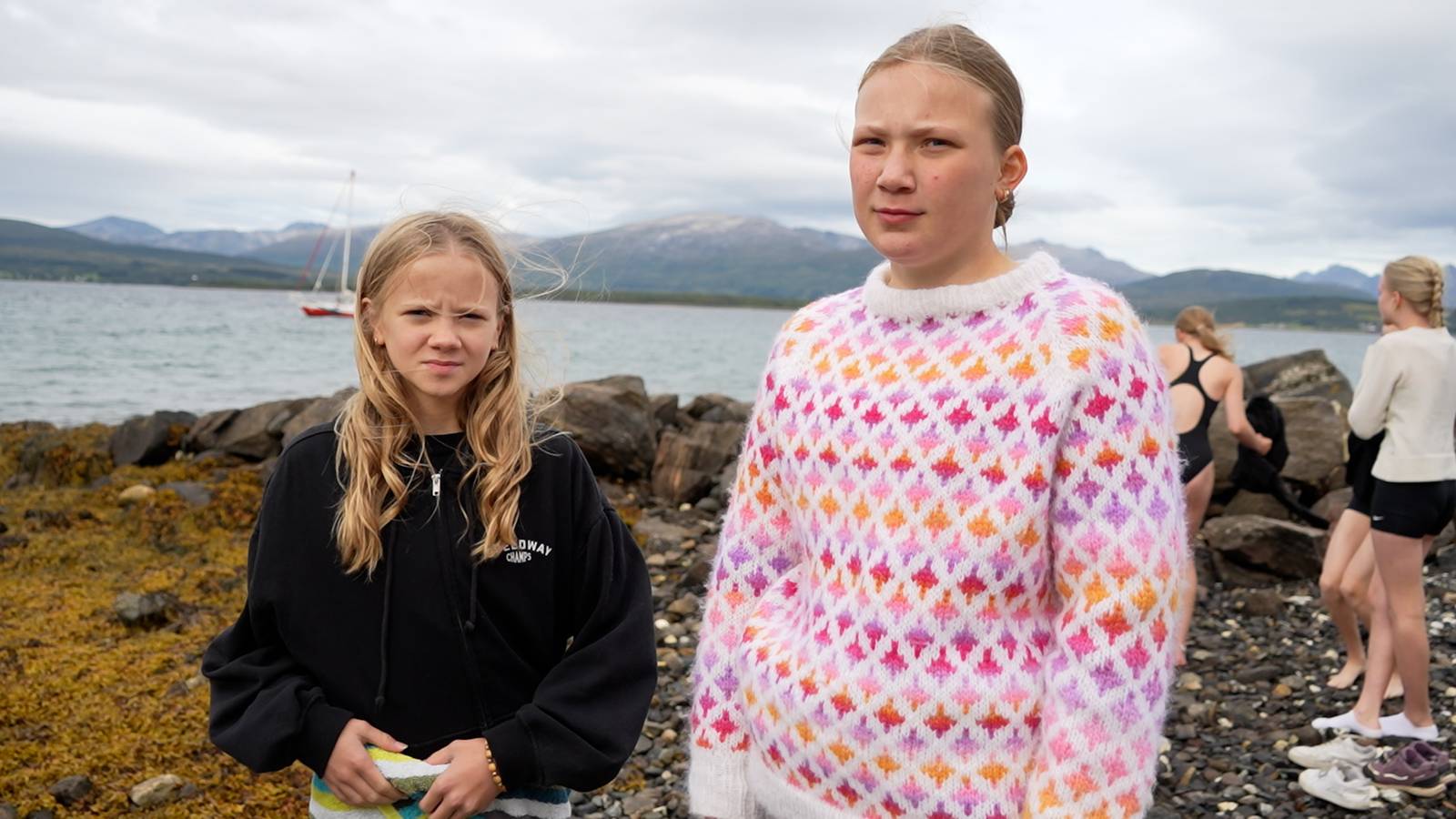 Skoleelever lærer å berge seg selv i iskaldt vann – NRK Troms og Finnmark