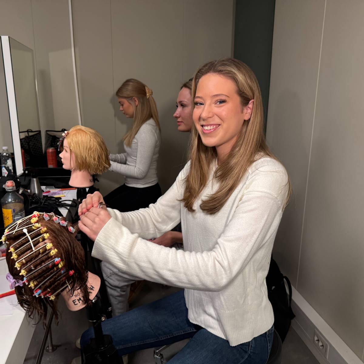 Flere elever ved Tangen vgs ønsker å bli frisørlærlinger – NRK ...