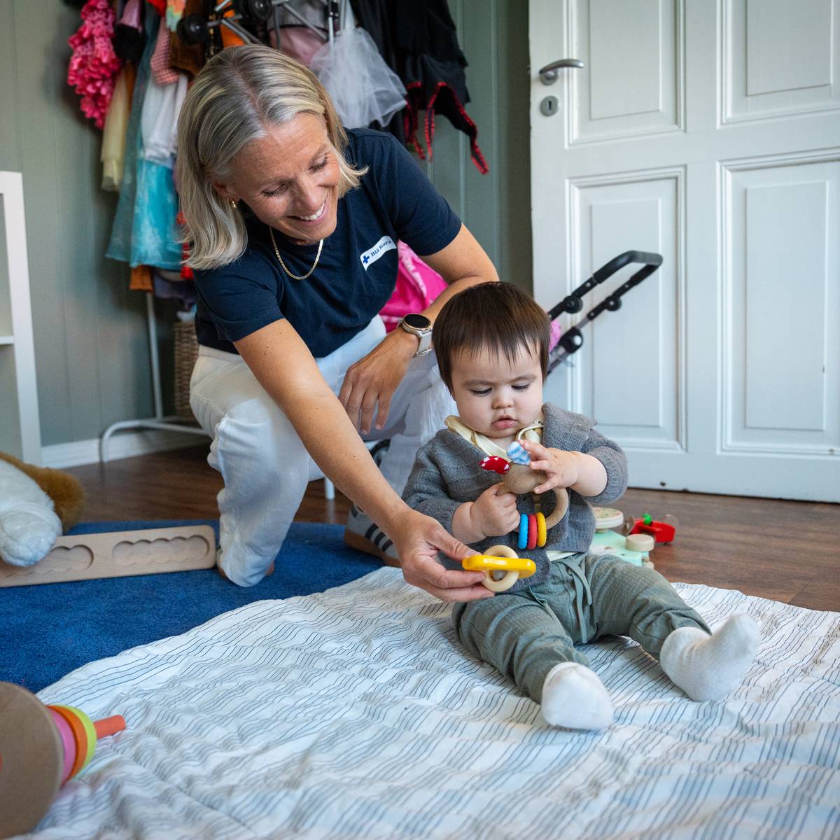 Flere mødre kjenner seg nedstemte. Slik fikk Sandra hjelp – NRK Sørlandet – Lokale nyheter, TV ...