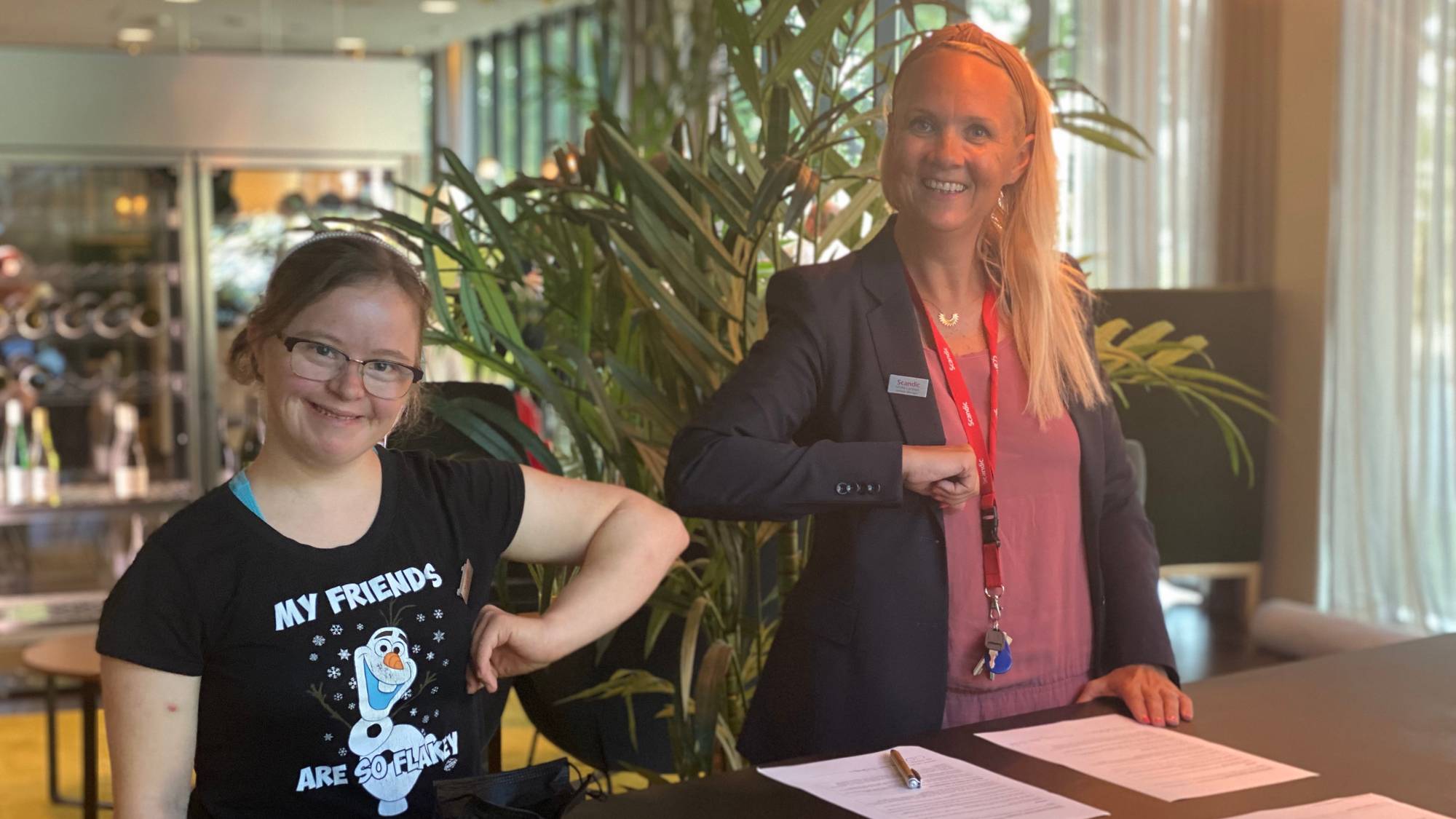 Emily fikk drømmejobben takket være HELT MED – nå har de vunnet gjev ...