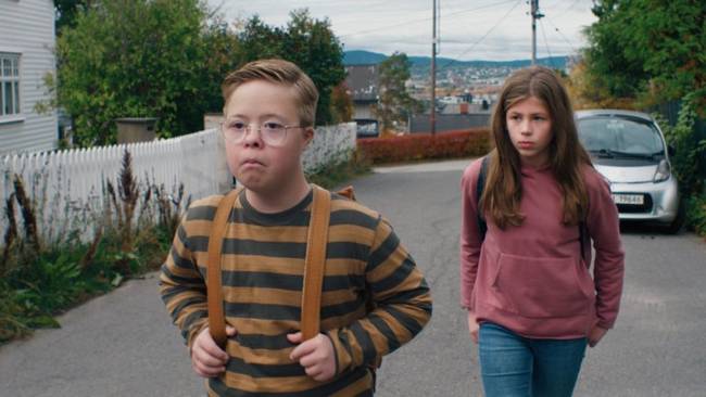 Anmeldelse: «Nils non grata» av Iben Akerlie – Anmeldelser og anbefalinger