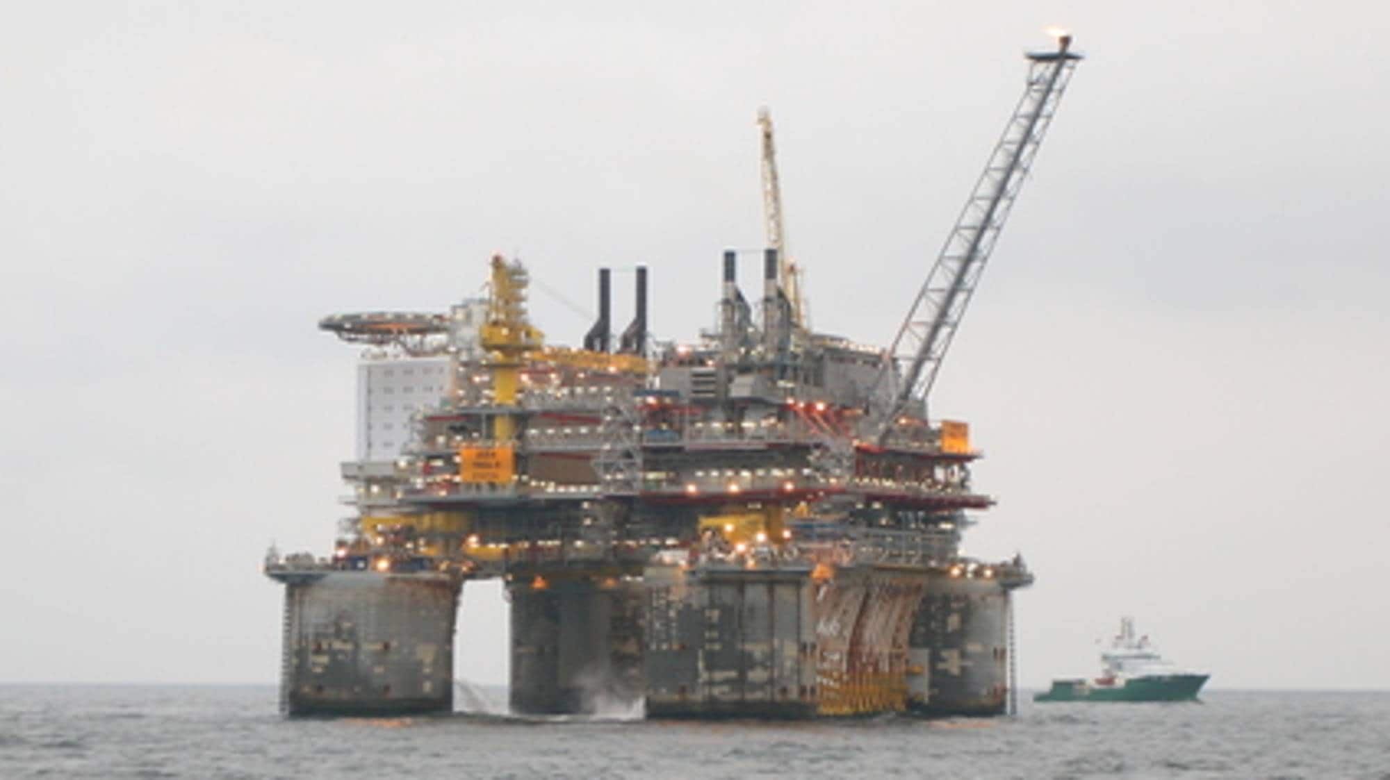 Oljeplattform klargjorde evakuering etter melding om skip på kollisjonskurs – NRK Vestland