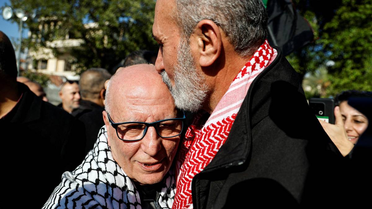 Palestiner løslatt i Israel etter 40 år i fengsel – Siste nytt – NRK