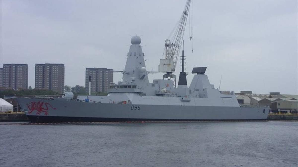 Engelsk fregatt fikk motorstopp – NRK Rogaland – Lokale nyheter, TV og ...