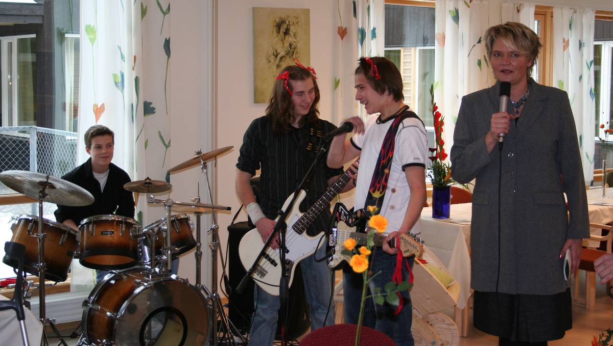 Rocket igang eldresenter – NRK Innlandet – Lokale nyheter, TV og radio