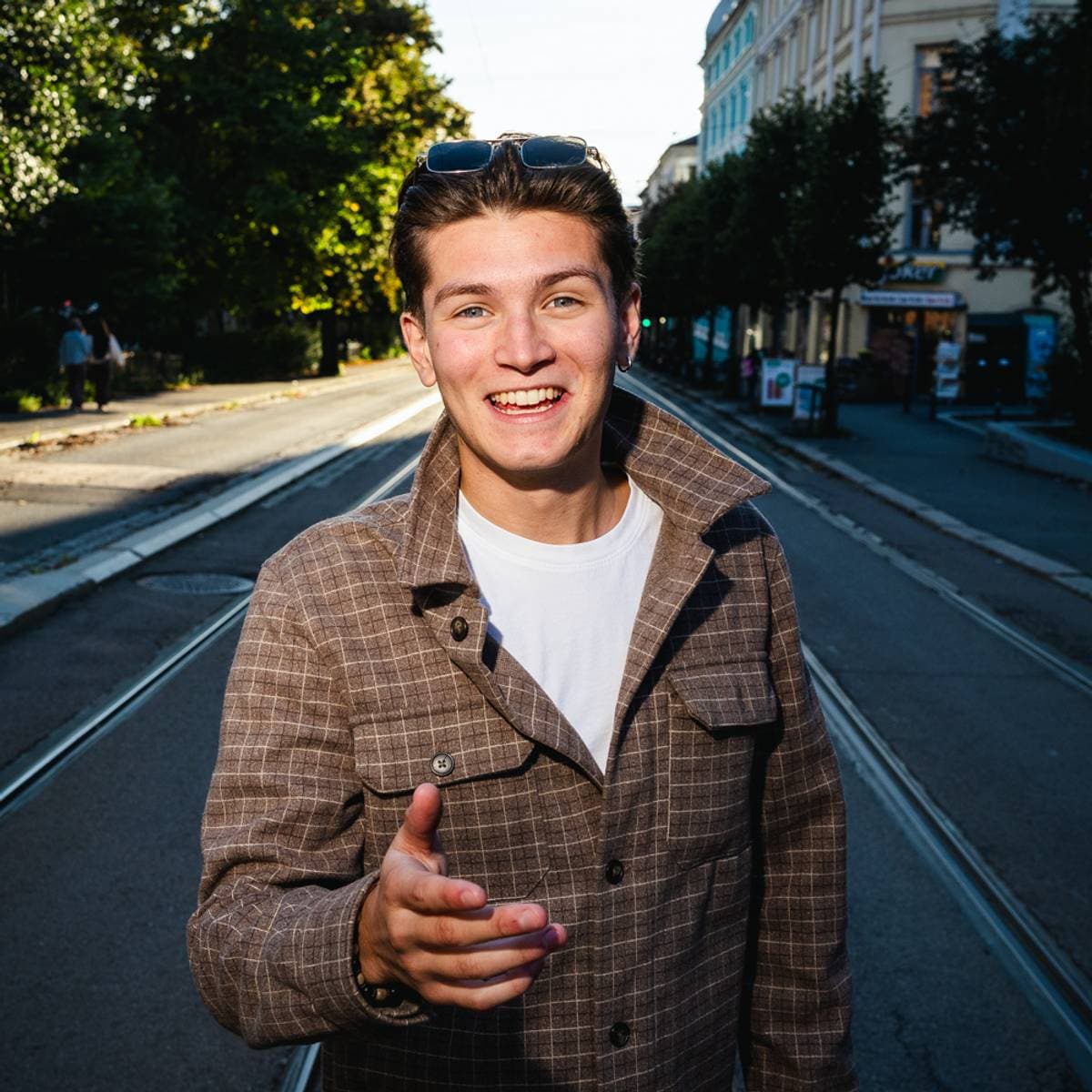 Anmeldelse: «Valget å gå, og vi gikk» av Ari Bajgora – P3 Musikkanmeldelser