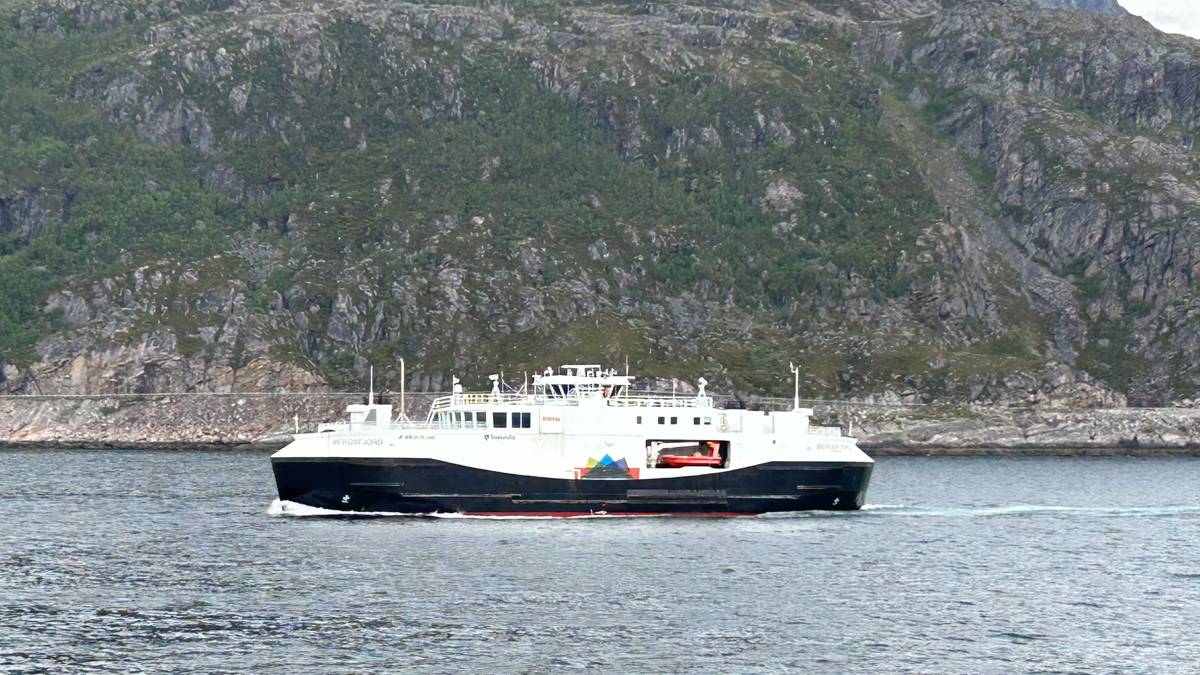 Delene til MF Hasvik er forsinket i flytrafikken – NRK Troms og Finnmark
