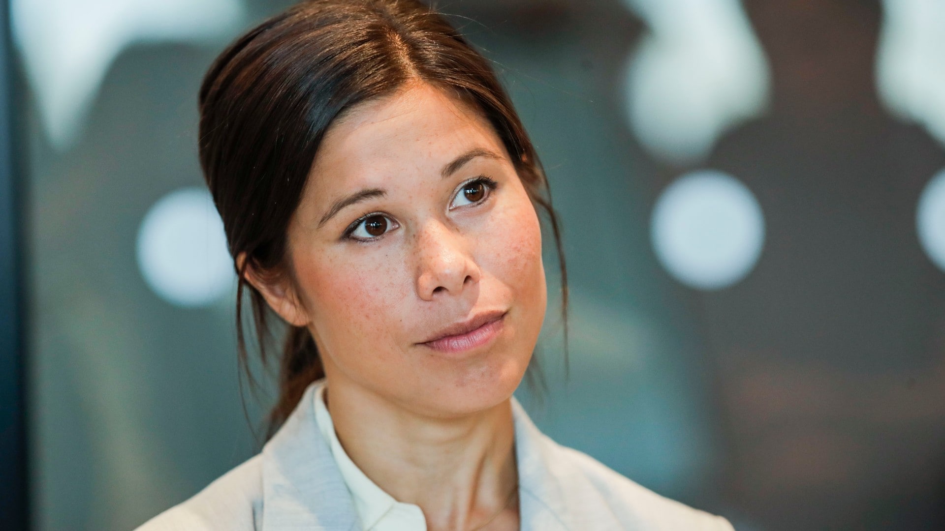 Se nå: Lan Marie Berg møter pressen – Siste nytt – NRK