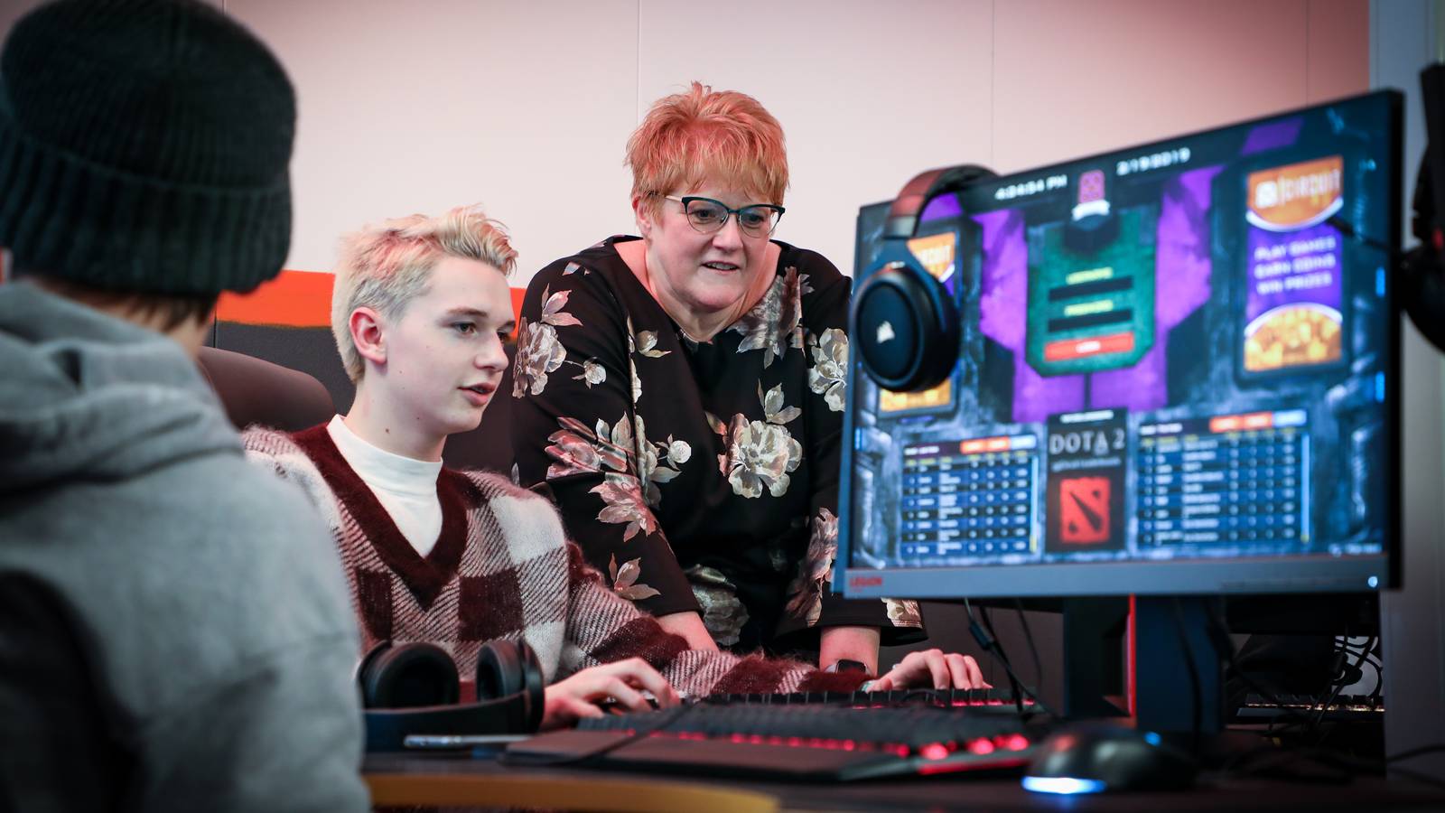 Forsker vil ha mer gaming i skoletida: – Dataspill gjør deg bedre på ...