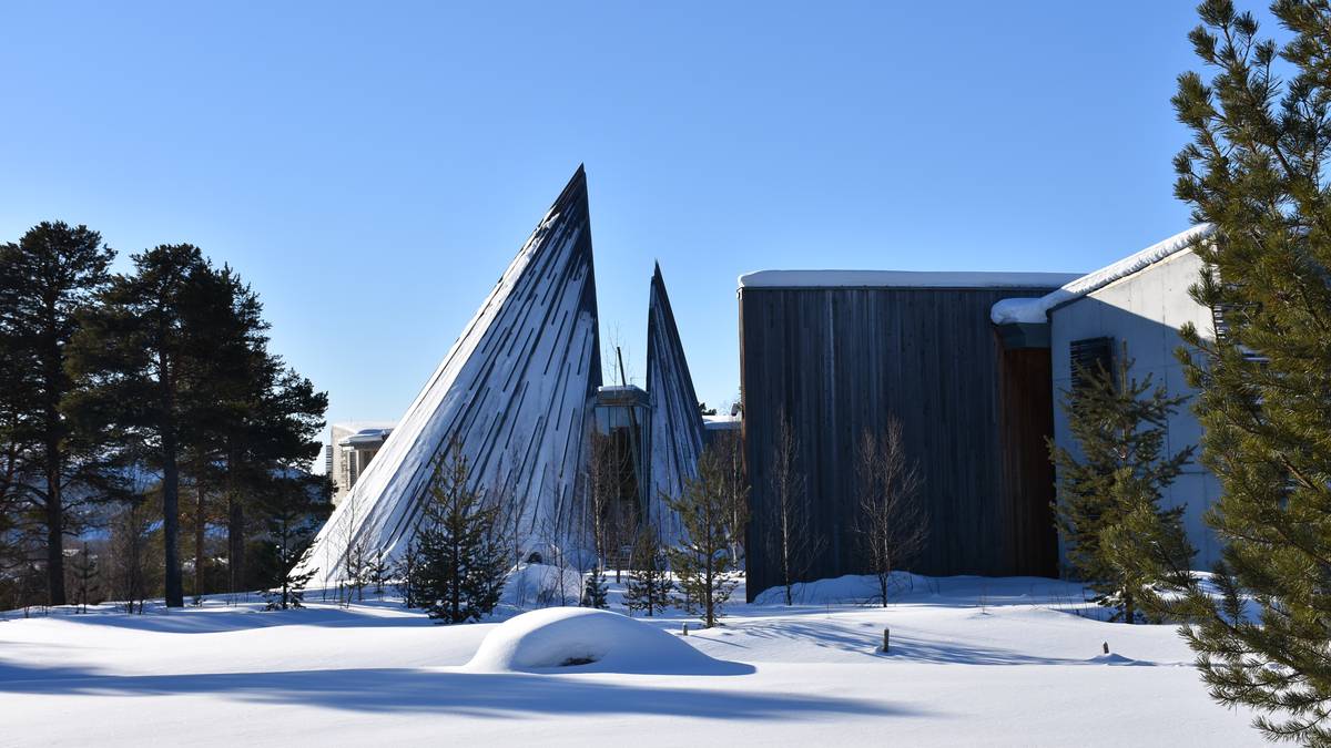 Giellavahkku lea álgán – searvvit miehtá Norgga leat ohcan doarjaga ...