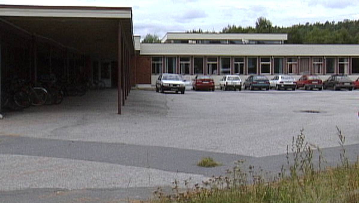 FAU kjemper for Fjære skole – NRK Sørlandet – Lokale nyheter, TV og radio