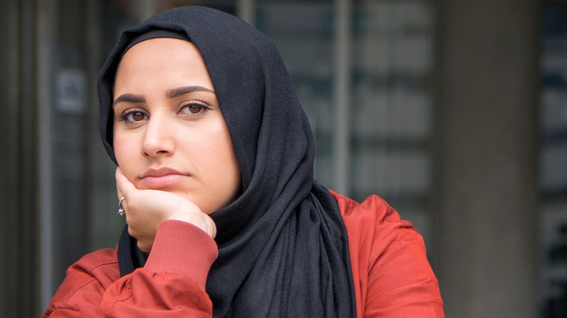 Faten tar valget - NRK TV