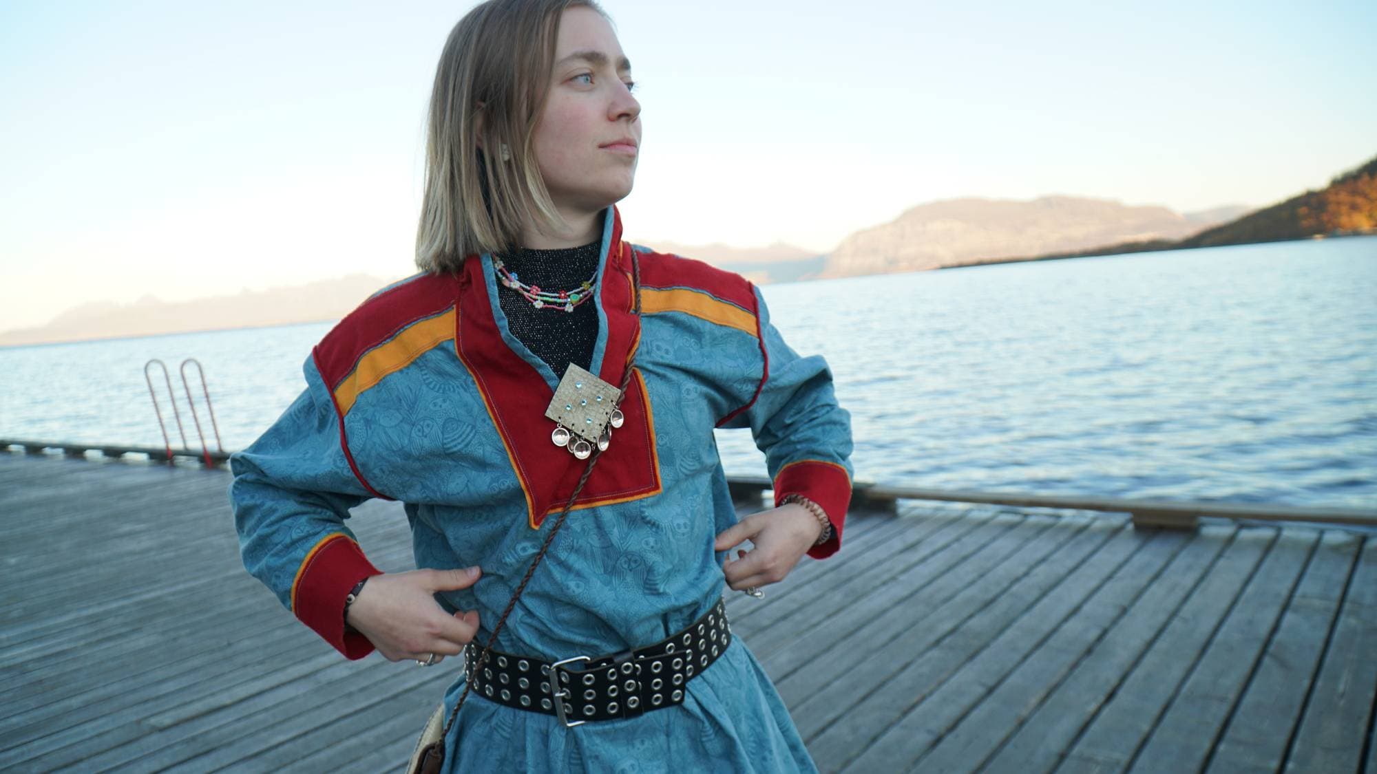 Ellen Berit klipper opp kofta og sjokkerer – NRK Sápmi