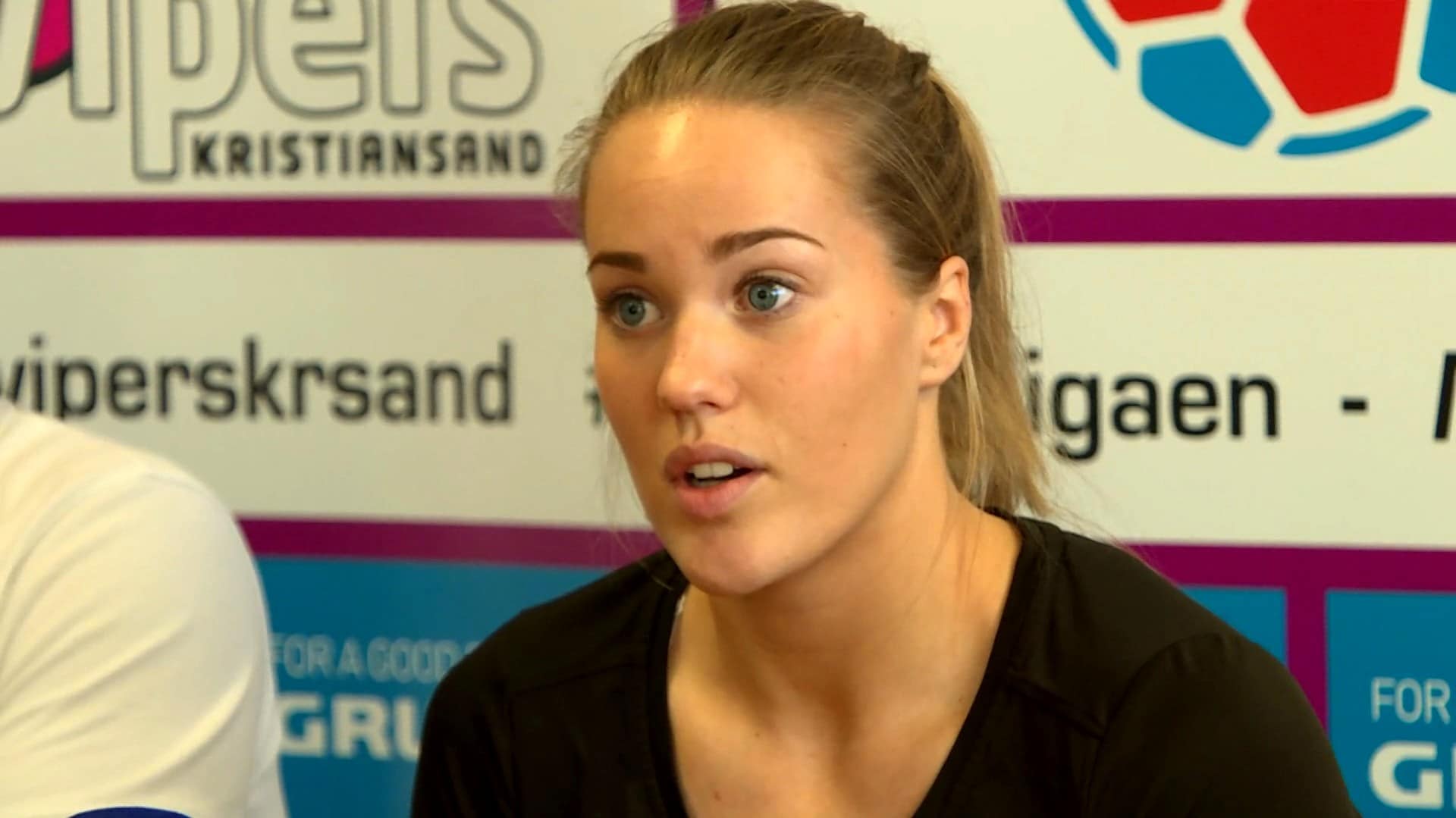 Malin Aune presenteres som ny Vipers-spiller – NRK