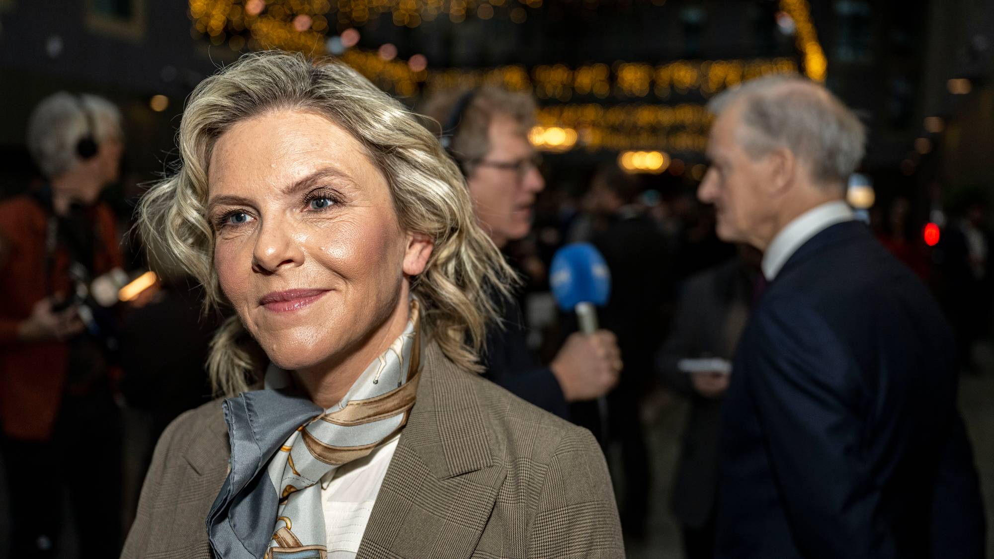 Måling januar: Nå klatrer Ap over 20 prosent, mens Høyre ramler under – NRK Norge – Oversikt ...