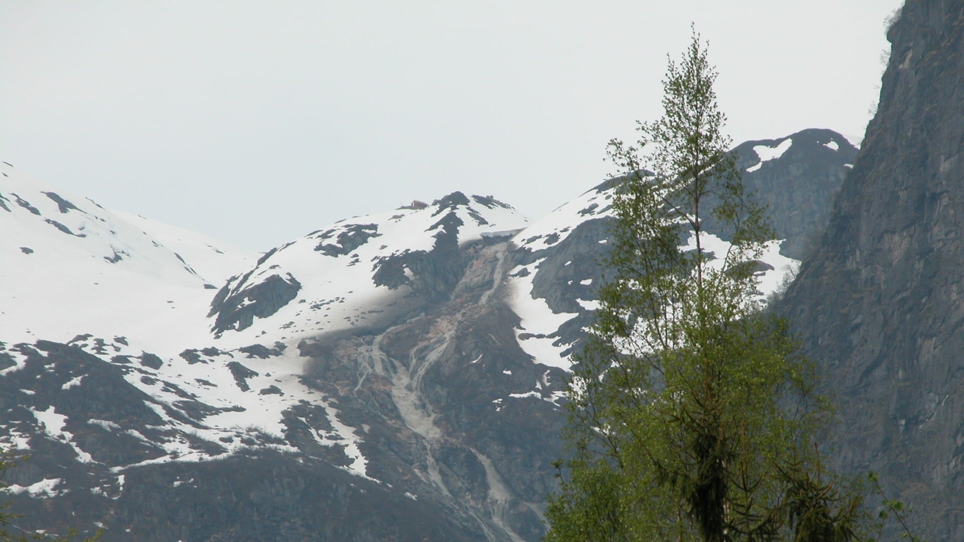 Raset i Fjærland 2004-080504-133529-SI – NRK