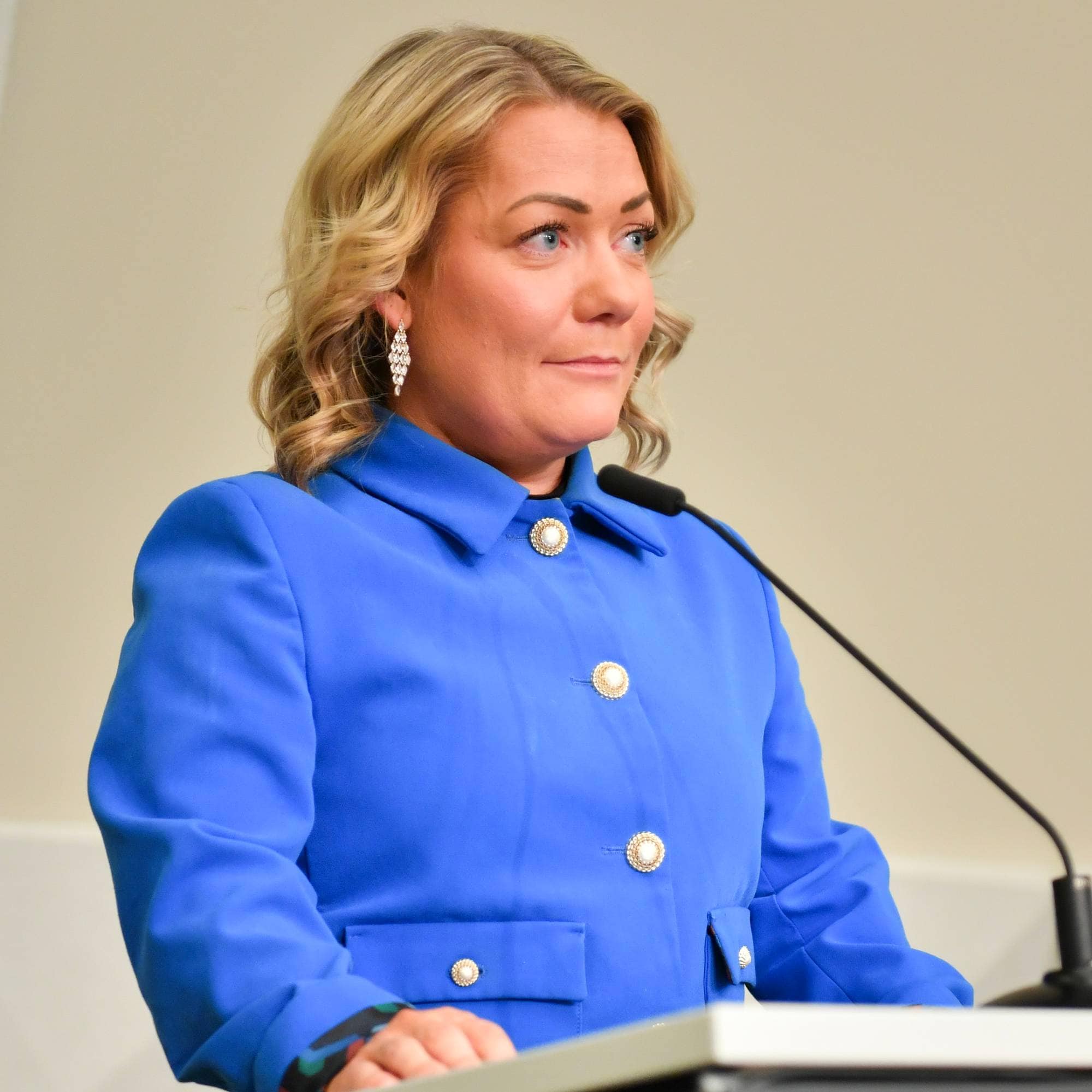 Syv statsråder har måttet forlate Støre-regjeringen etter ...