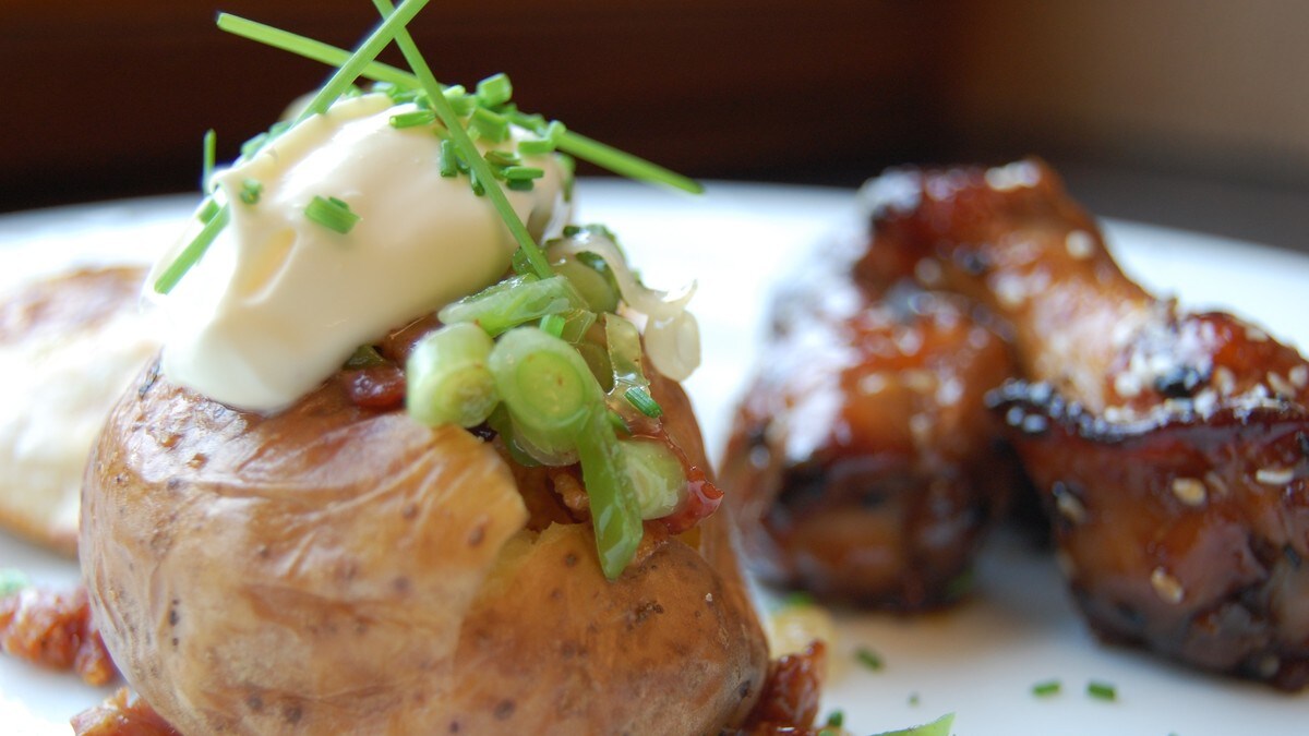 Bakte poteter – NRK Mat – Oppskrifter og inspirasjon