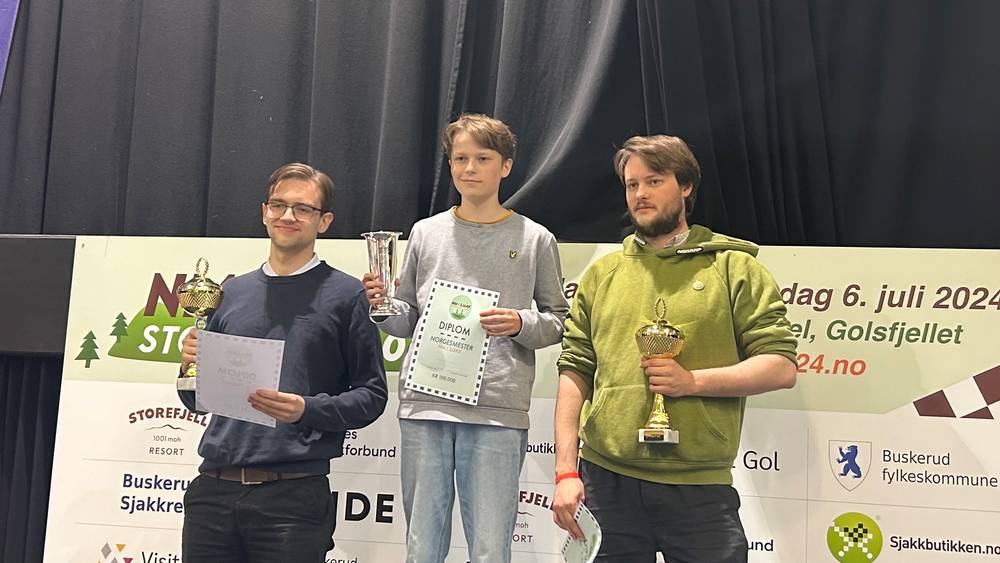 Aksel Bu Kvaløy (15) fra Stavanger er norges­mester i sjakk – NRK Rogaland – Lokale nyheter, TV ...