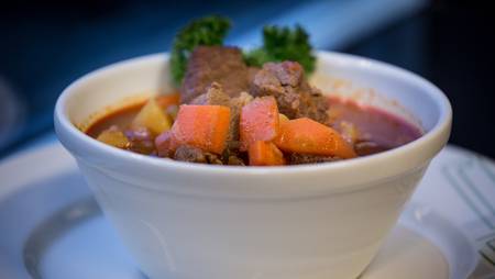 Gulasjsuppe – NRK Mat – Oppskrifter og inspirasjon