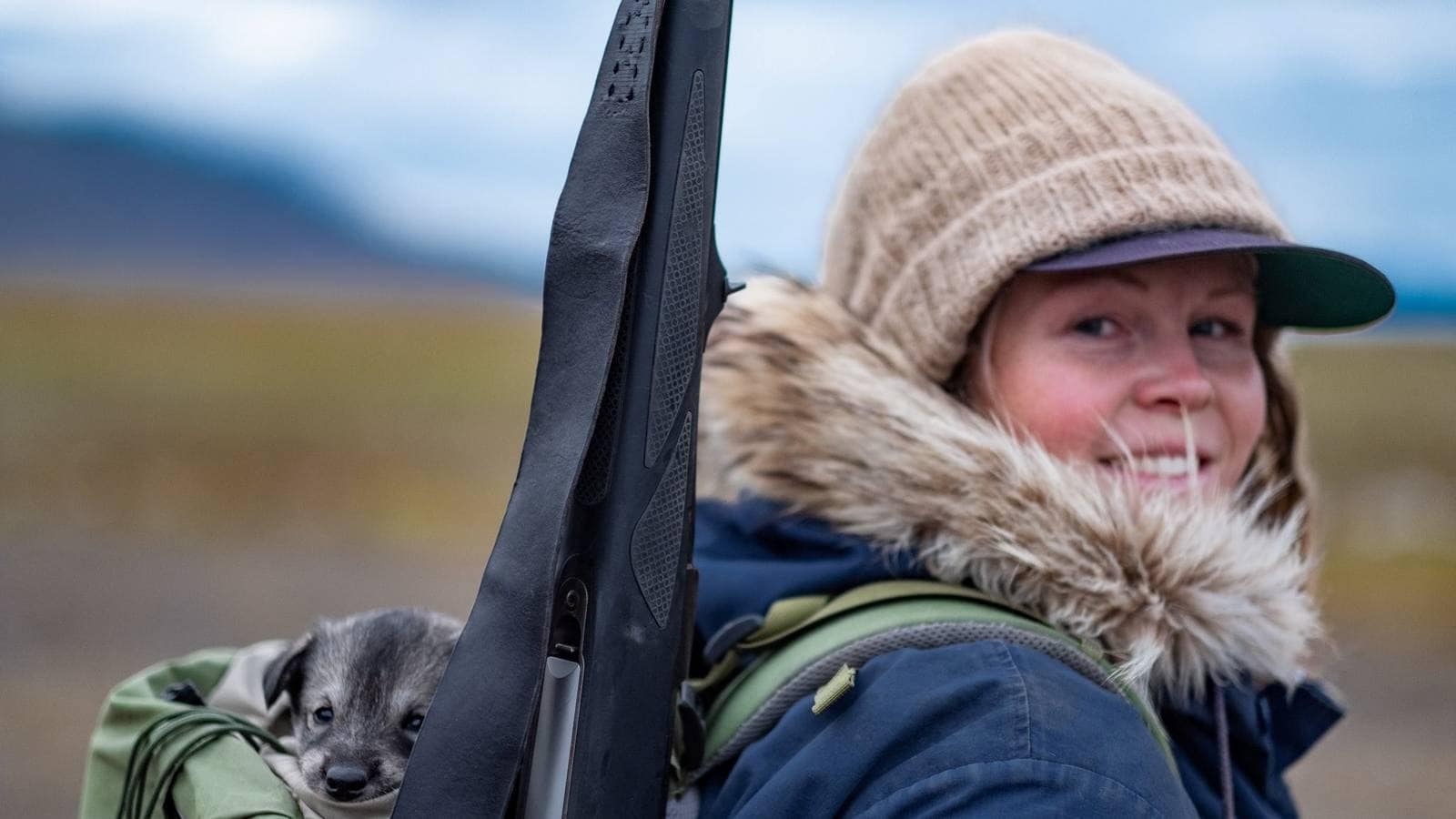 Isbjørn brutt seg inn på hytter på Svalbard nær Longyearbyen – NRK Troms og Finnmark