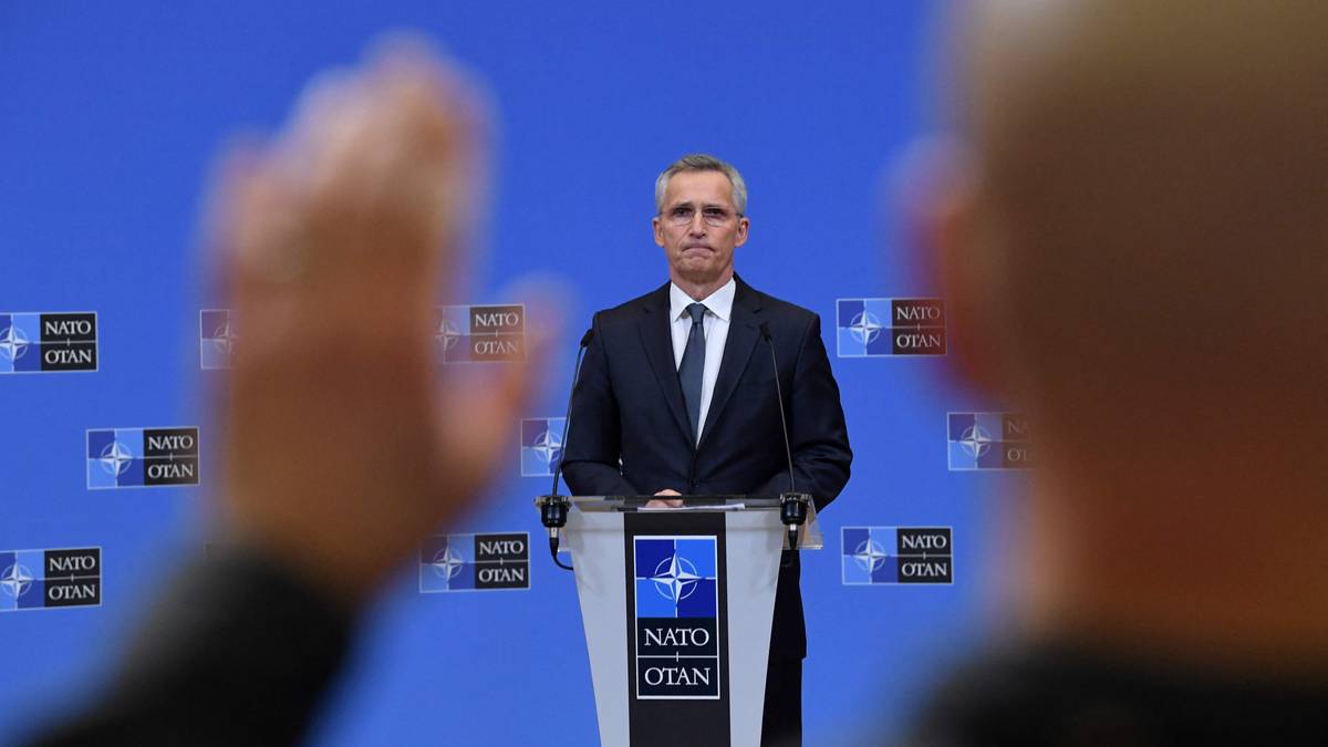 Stoltenberg varsler ny Nato-debatt om forsvarsbudsjetter – Siste nytt – NRK