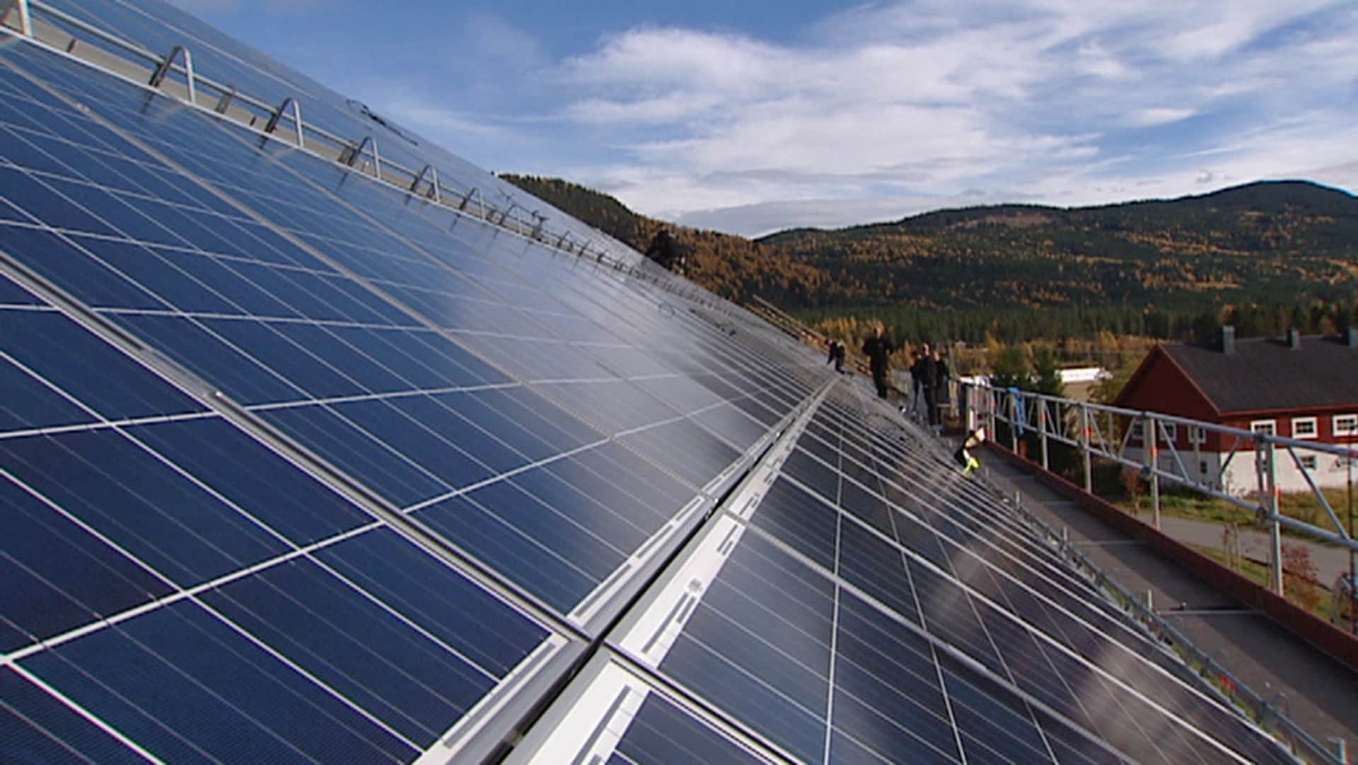 Norges største solcellepanel – NRK