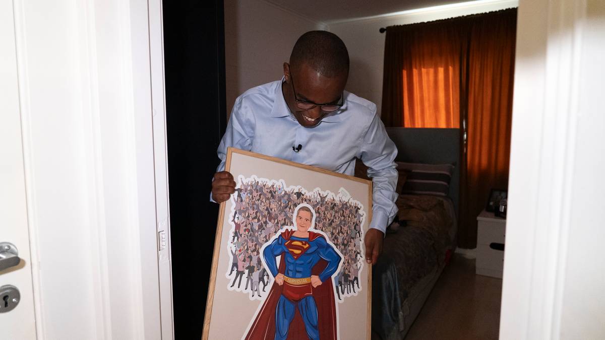 Kampen om å bli yngst på Stortinget: Hashim (20) har Støre-plakat på ...