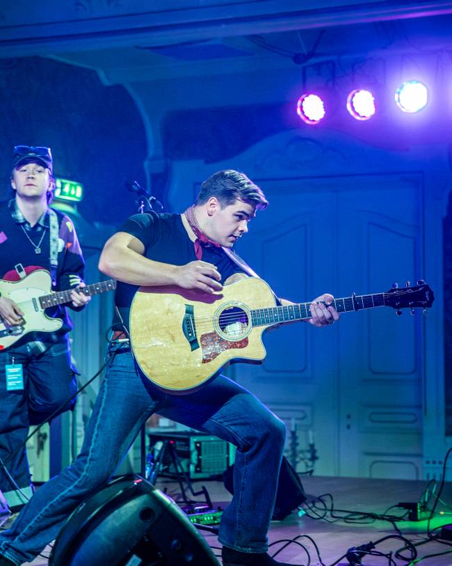 Anmeldelse: «Tobias Sten» av Tobias Sten – P3 Musikkanmeldelser