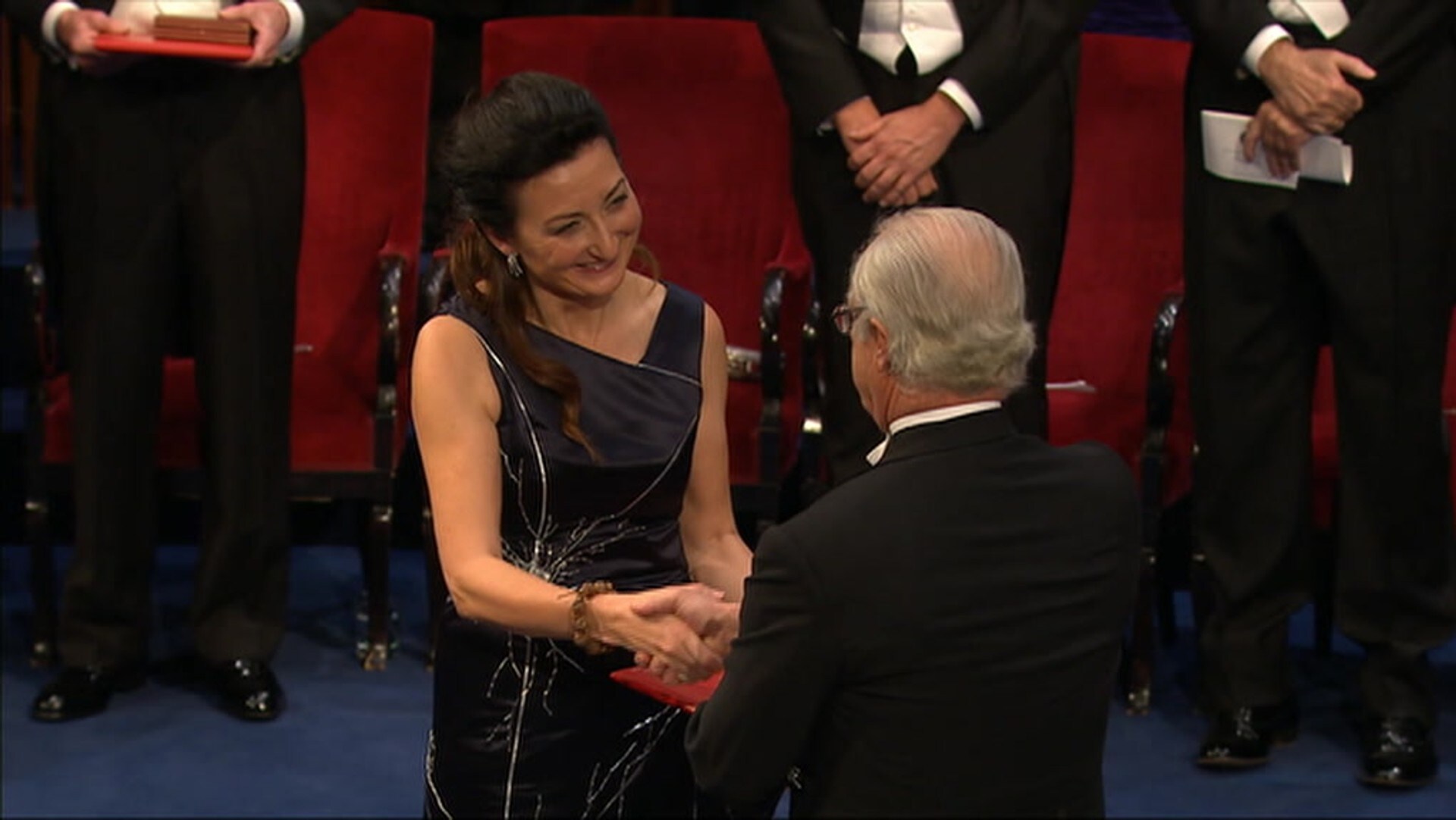 Her får Moser-paret prisen. – NRK