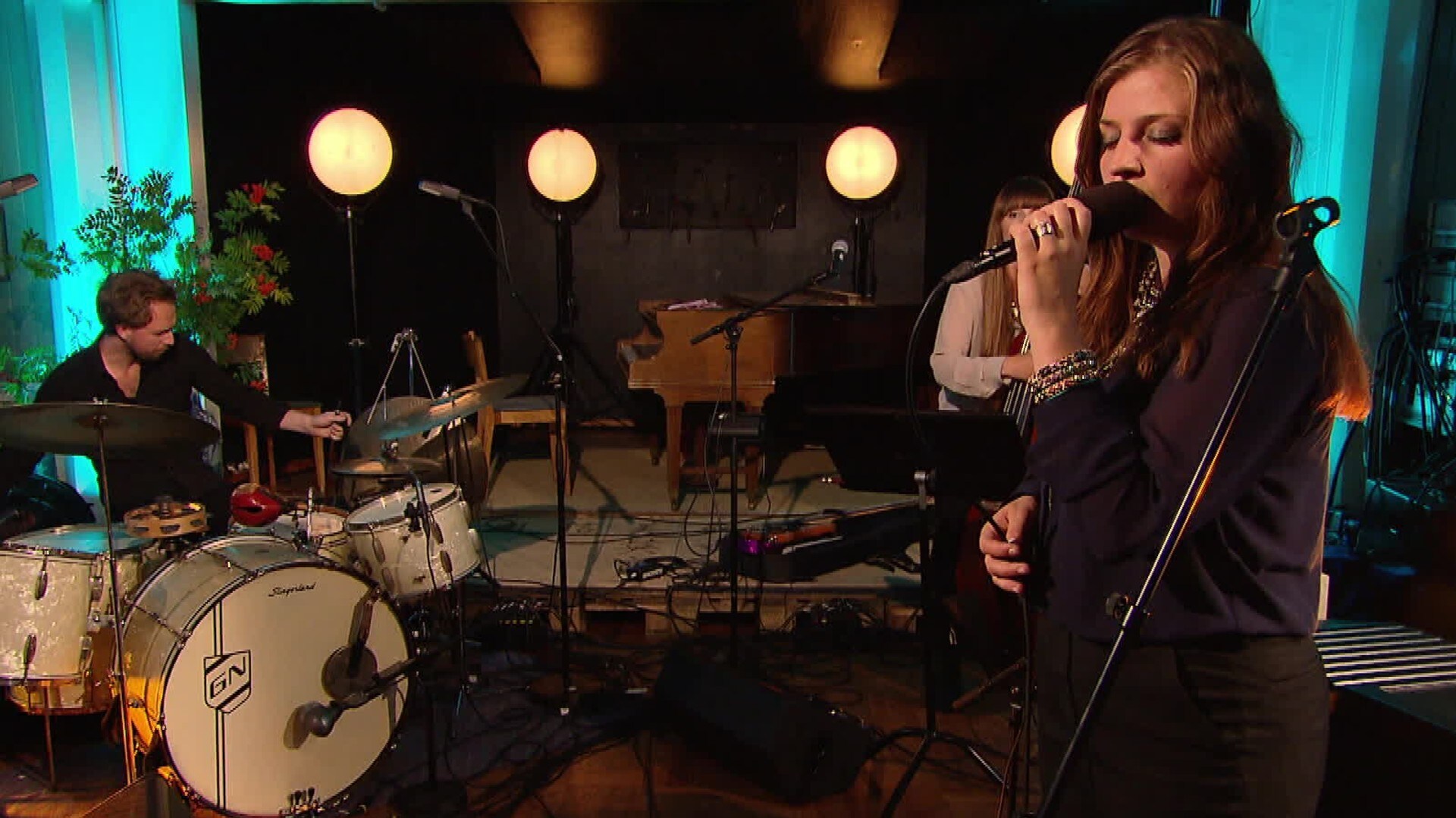 Stian Carstensen med venner – «Emily» – NRK