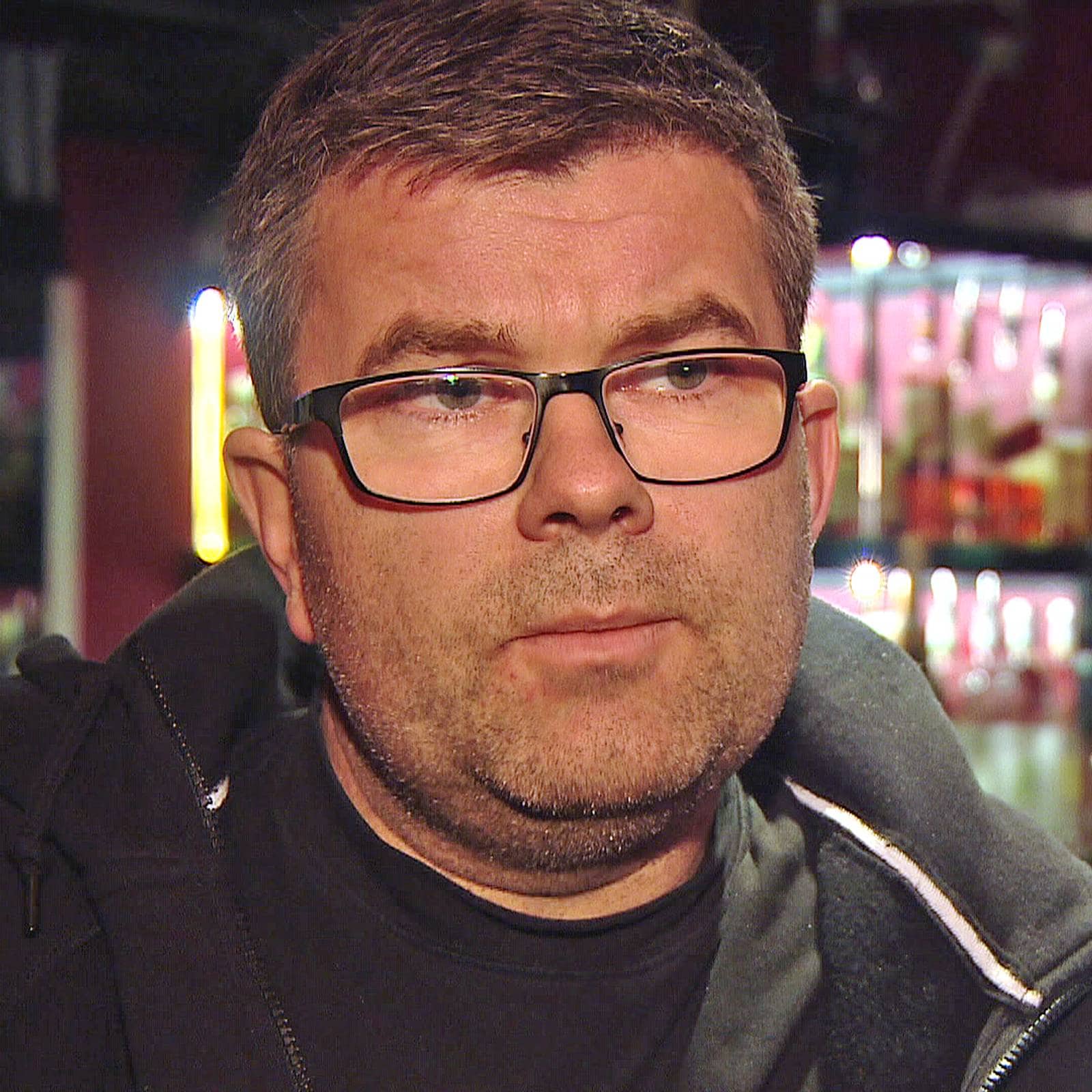En vennegjeng anmelder vektere ved Fire Fine i Trondheim etter at de ...